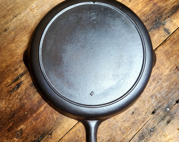 1930's Era Classic Lodge #8 Single Notch Skillet With Heat Ring, Raised ...