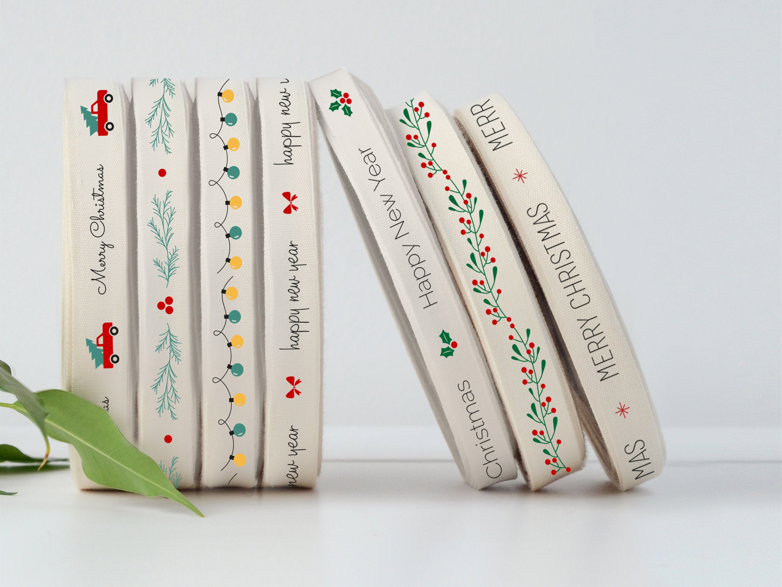 Garland Print Ribbon, Red Holly & Green Leaves - 5/8” (15 Mm), 10 Yards ...