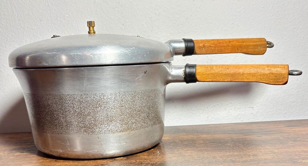 Vintage National Presto Pressure Cooker Model 40 Wood Handles No ...