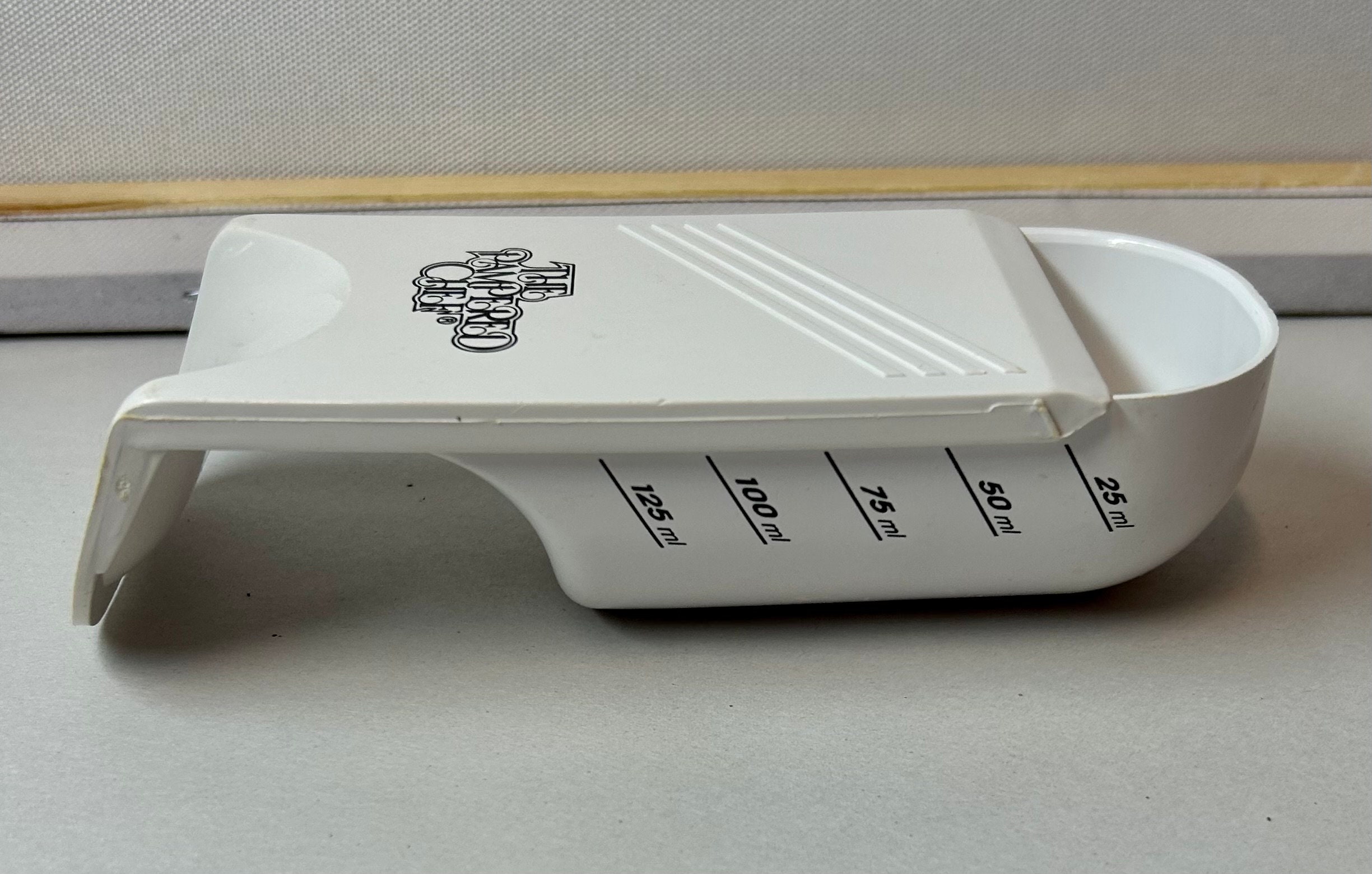 The Pampered Chef Adjustable Measuring Cup 1/8 1/2 Cup 50-250ml Dry ...