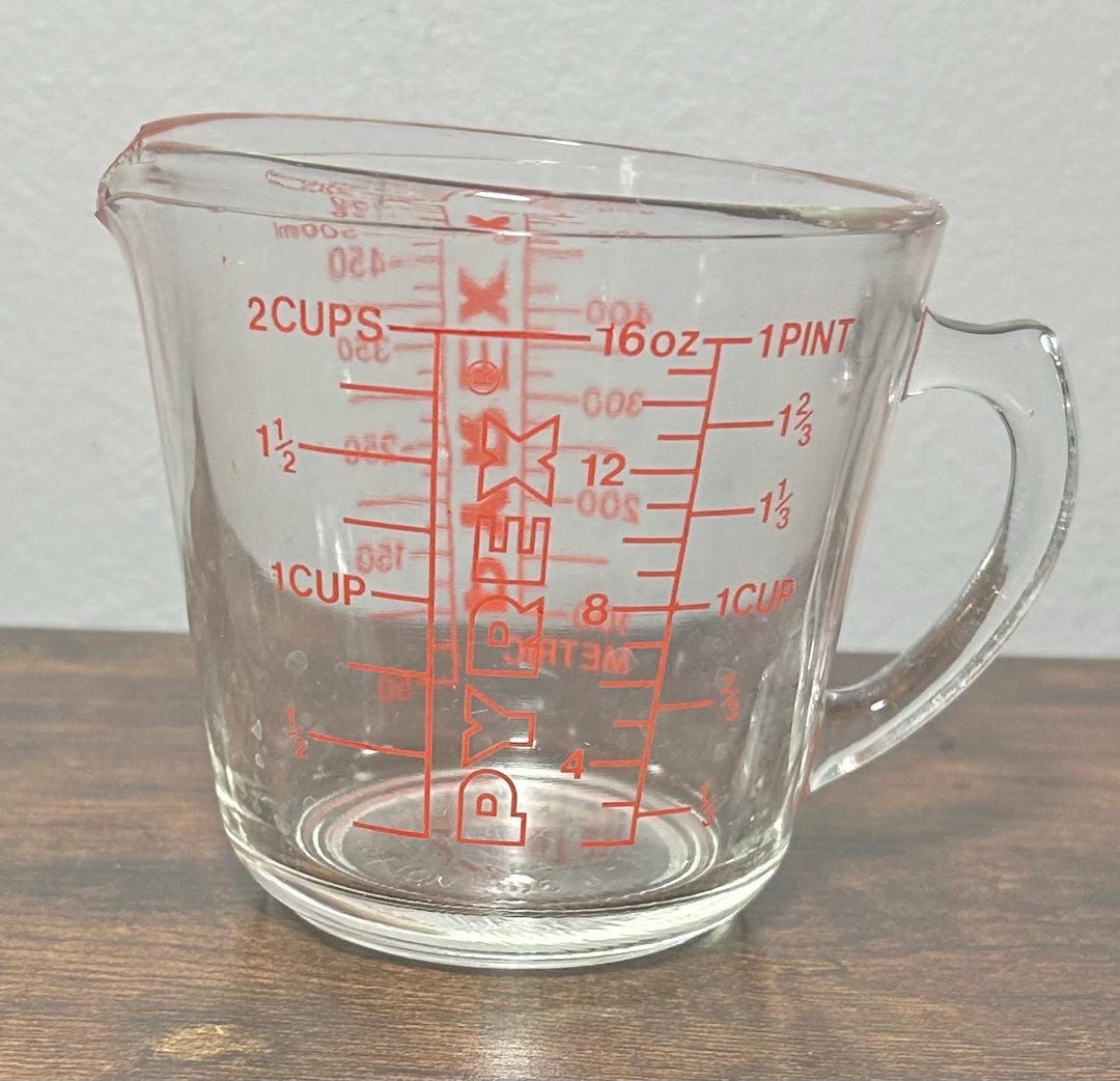 Vintage 1950s Pyrex 2 Cup Measuring Cup Closed Handle Red Letters - Etsy