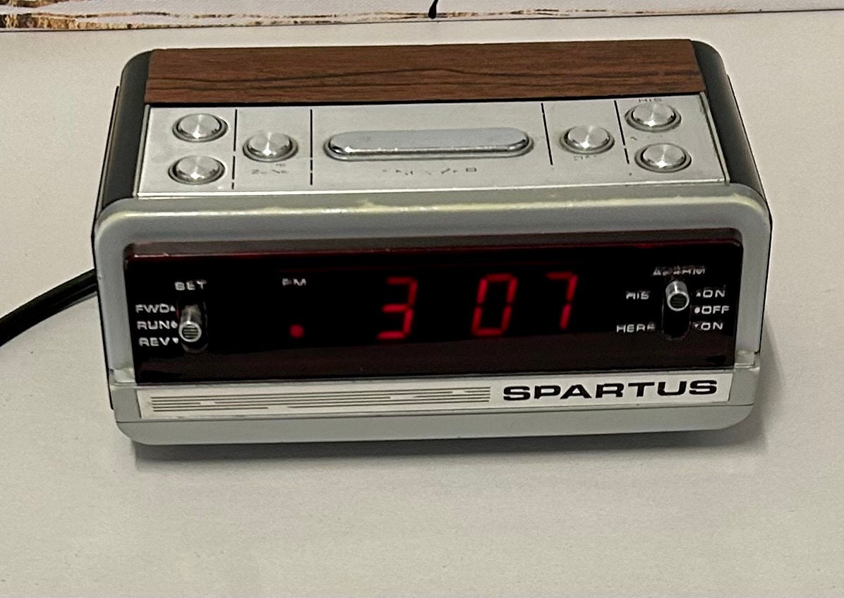 Spartus Electronic Digital Alarm Clock Hi Tech Model 21-3014-190 ...