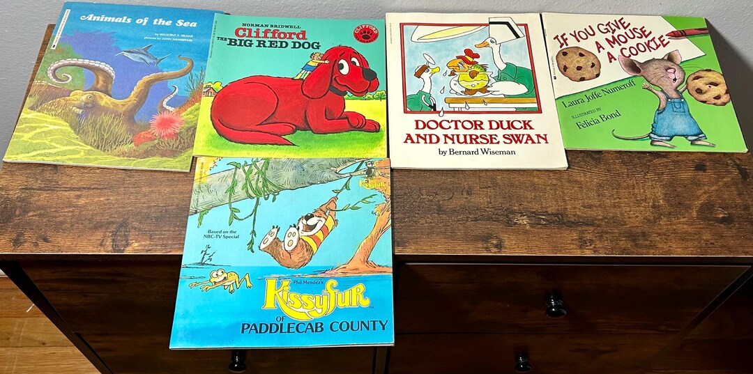 Vintage 1980s Scholastic Bundle of 5 Books- Clifford, Kissyfur, Doctor ...