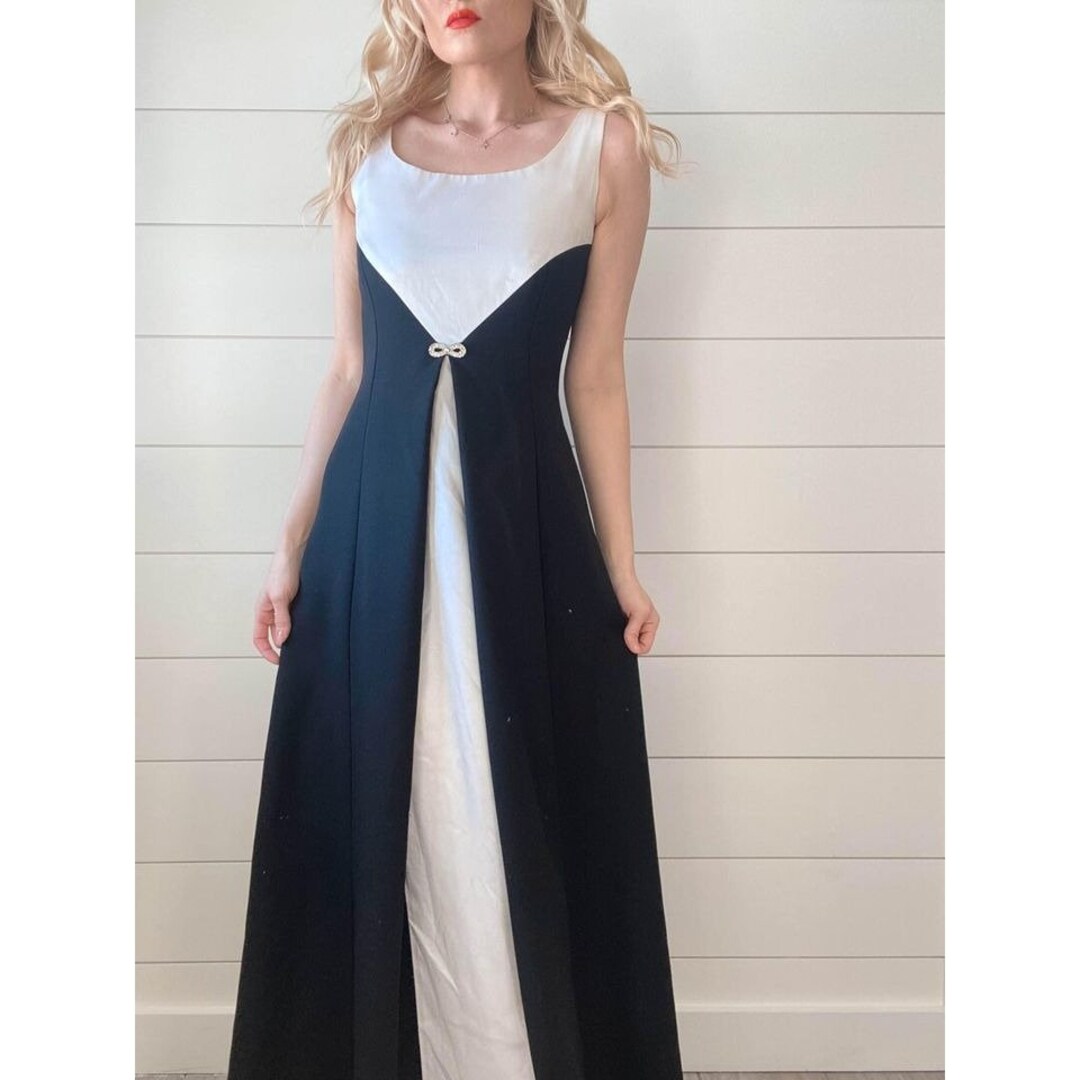 1990s Elegant Colorblock Timeless Maxi Formal Dress With Center ...