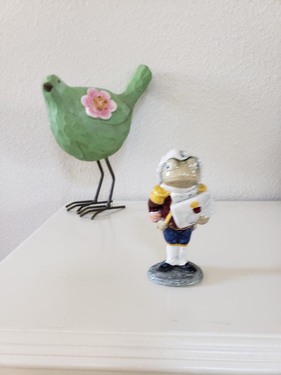 Beswick FROG FOOTMAN Figurine Alice in Wonderland No 2547 Royal Doulton ...