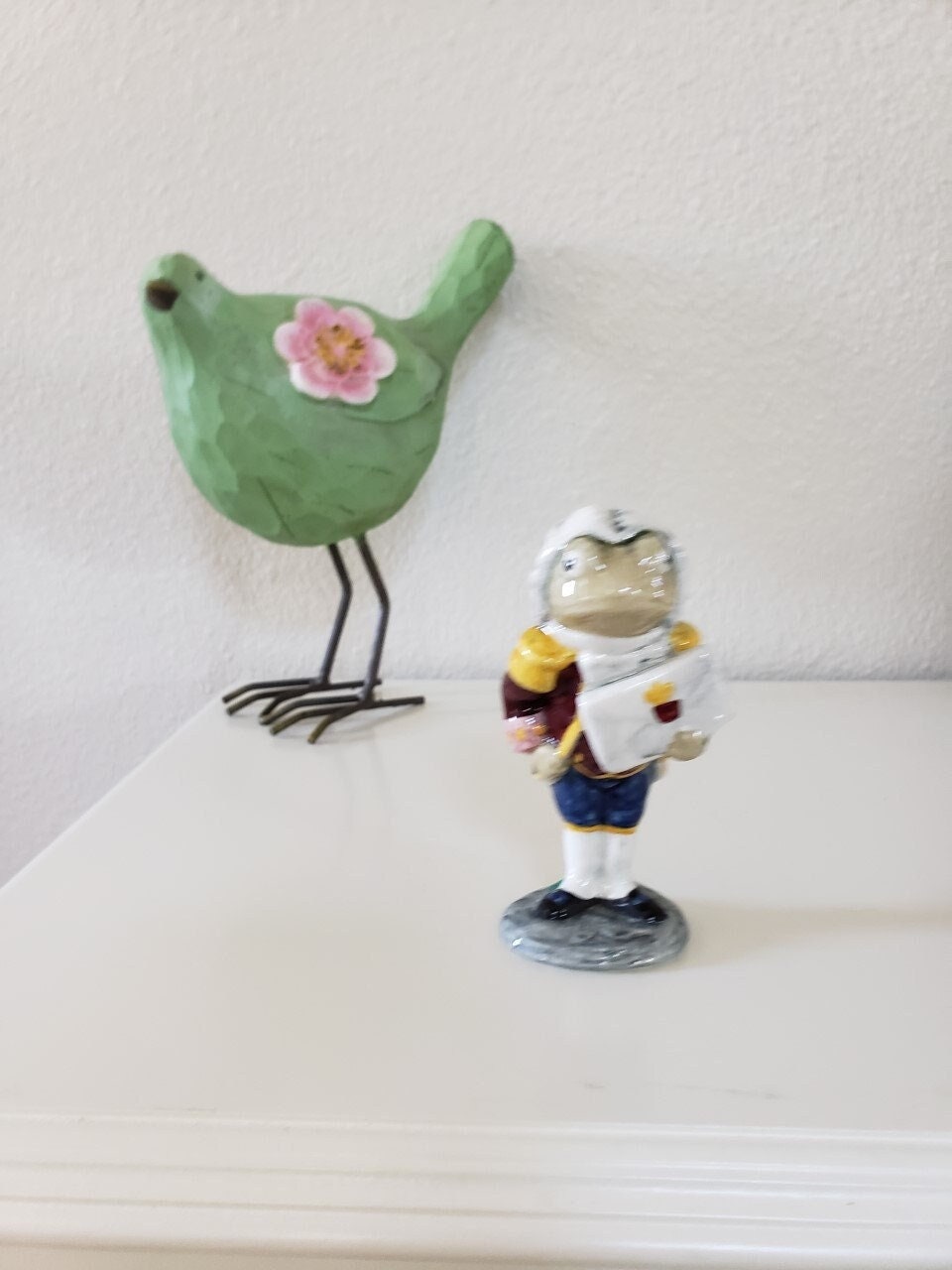 Beswick FROG FOOTMAN Figurine Alice in Wonderland No 2547 Royal Doulton ...