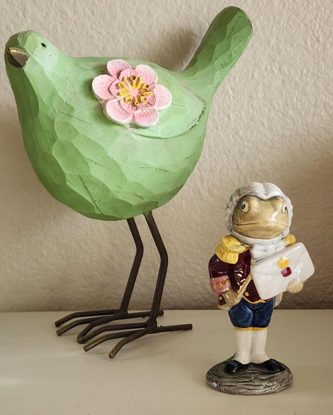 Beswick FROG FOOTMAN Figurine Alice in Wonderland No 2547 Royal Doulton ...