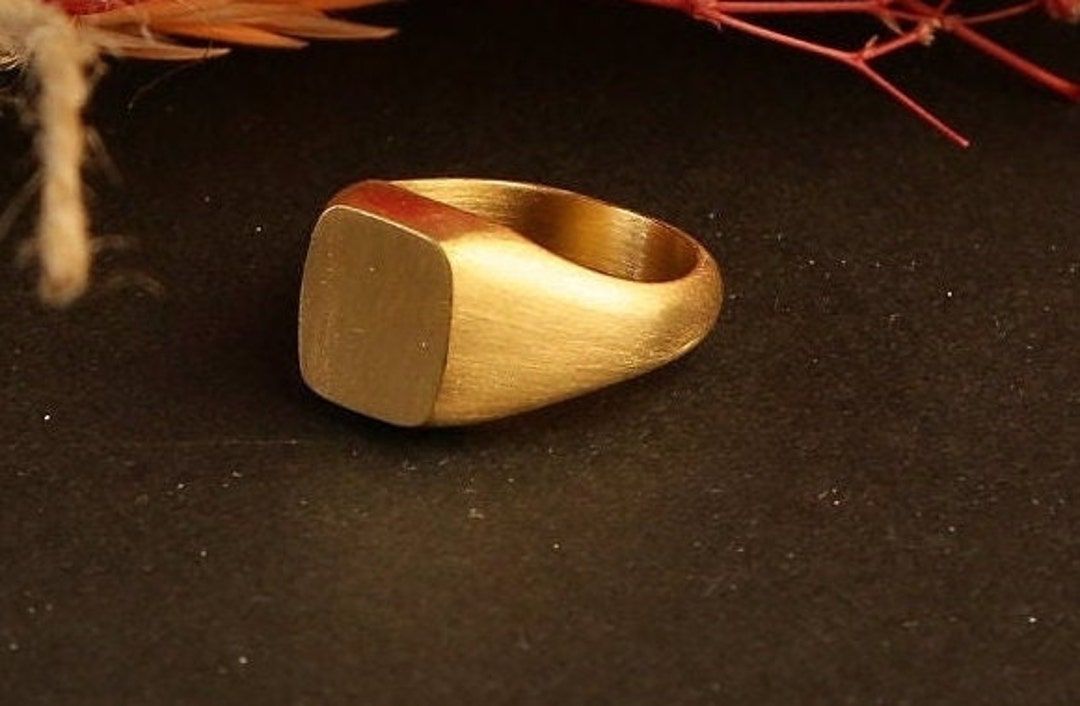 Personalized Gold Signet Ring, Custom Engraved Family Crest - Etsy