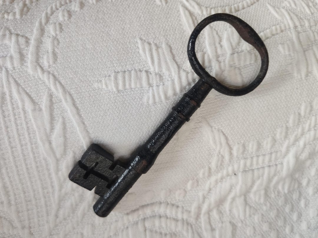 Vintage Large Iron Key Rustic Home Decor Collectables - Etsy