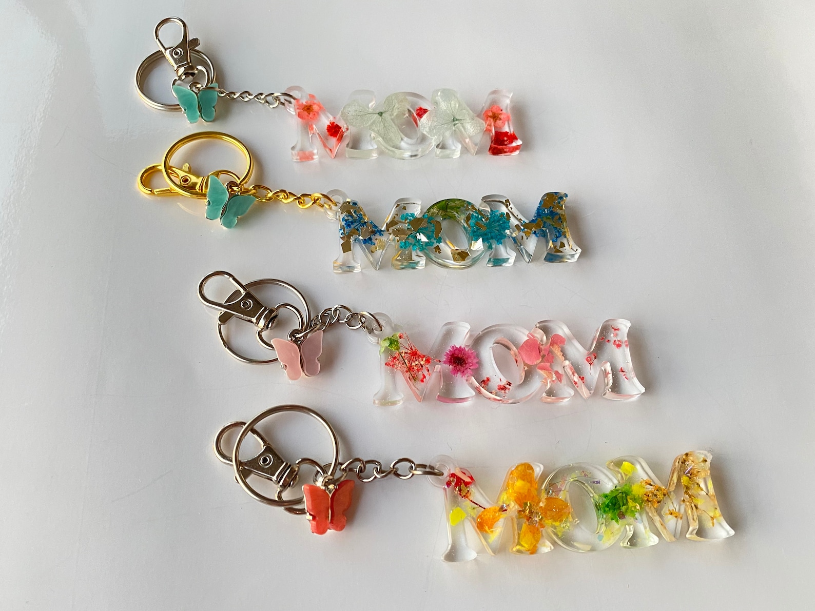 MOM Resin Keychain With Dried Flowers Keychain Gift for - Etsy