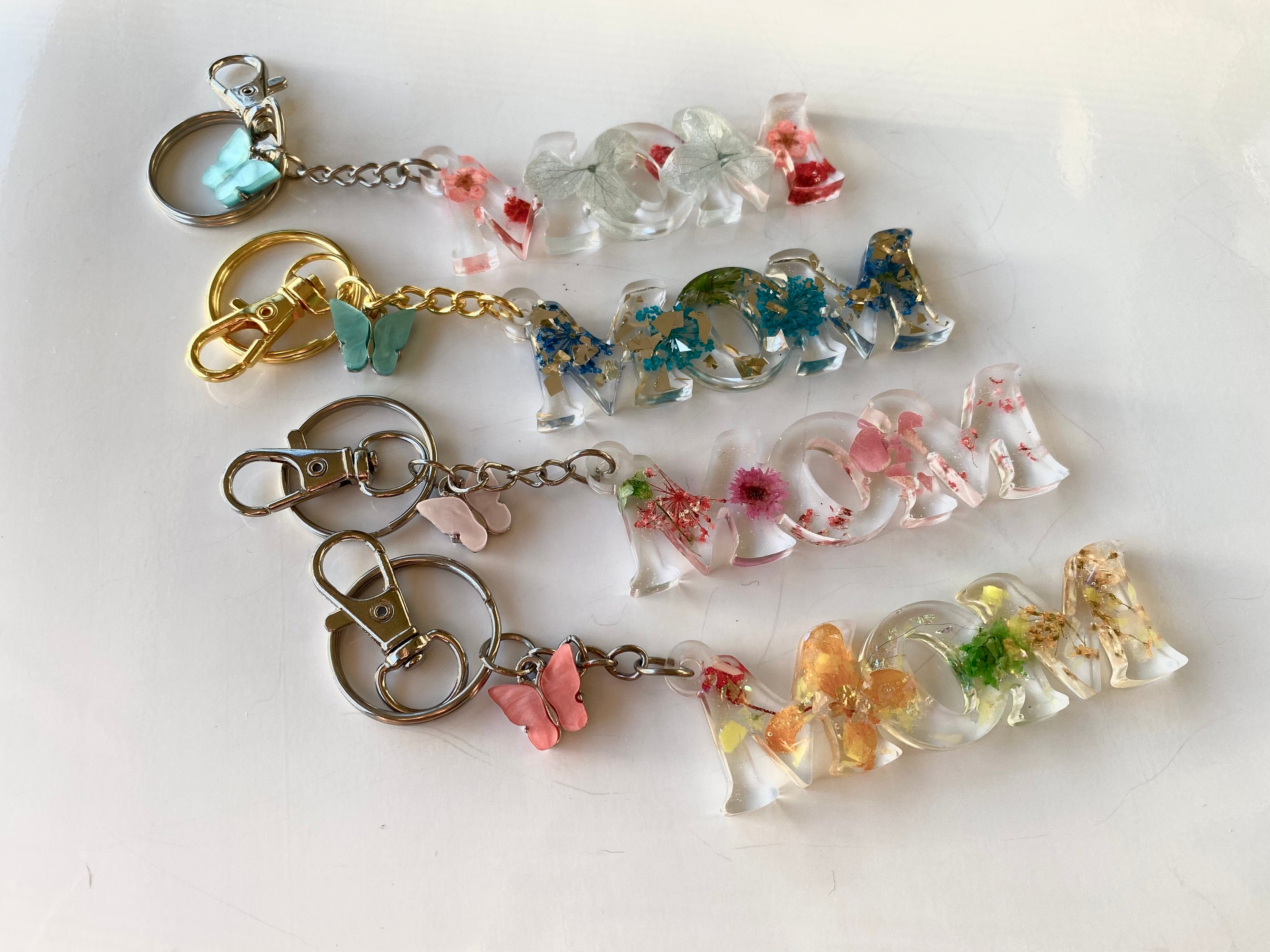 MOM Resin Keychain With Dried Flowers Keychain Gift for - Etsy