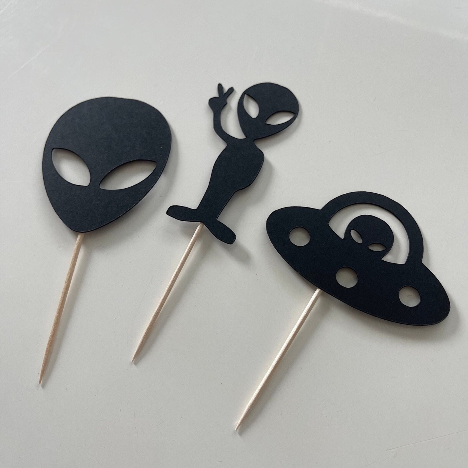 Alien Cupcake Toppers Alien Toppers Extraterrestrial Cupcake - Etsy