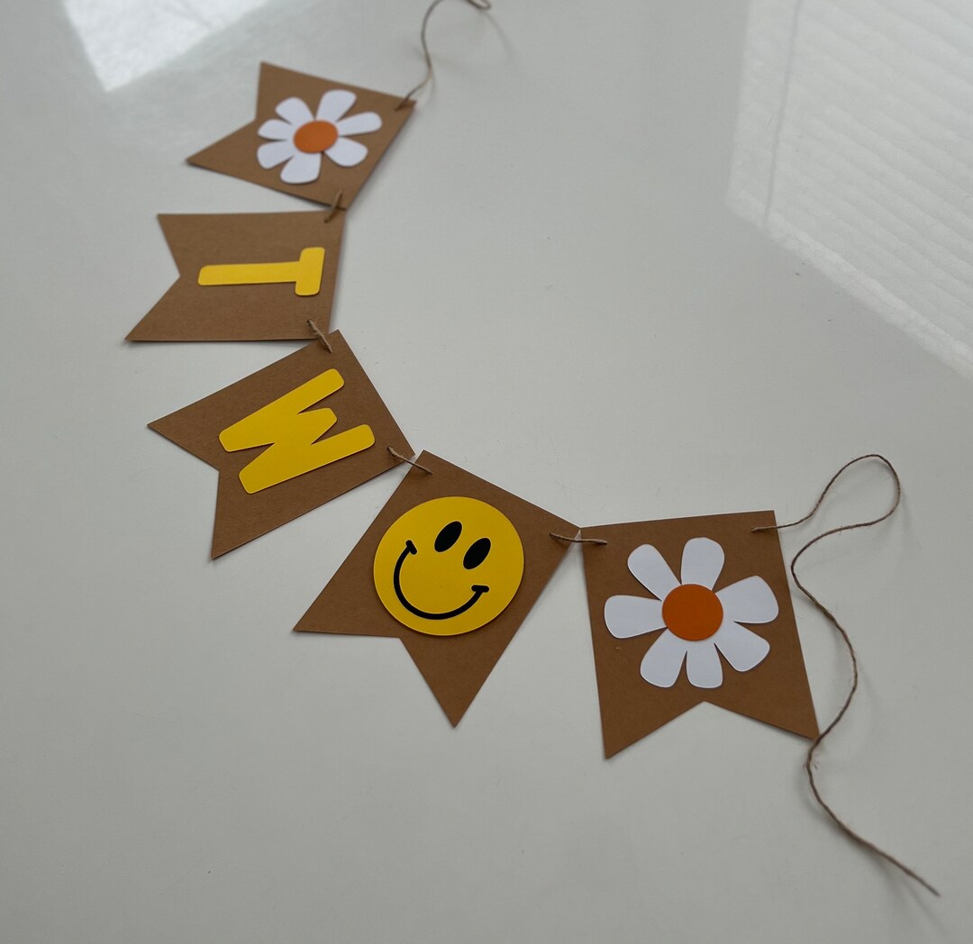 Daisy & Smiley Face Banner: Pre-hung Party Garland - Etsy