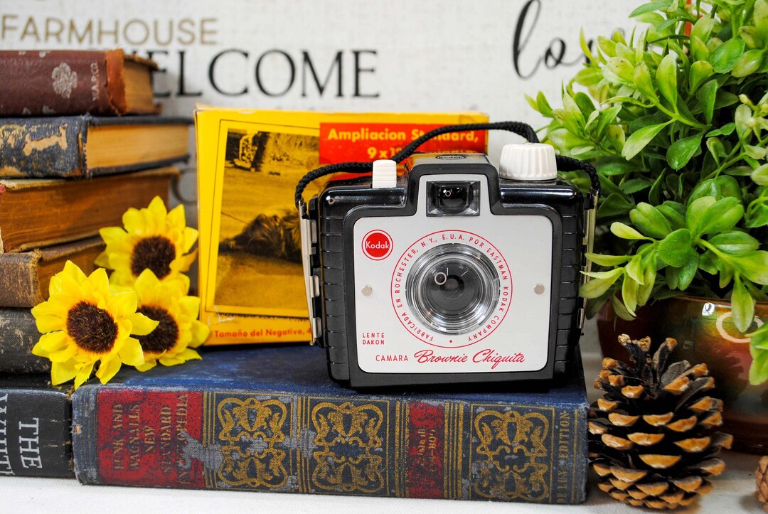 Vintage Kodak Brownie Chiquita 127 Snapshot Film Camera With Original ...