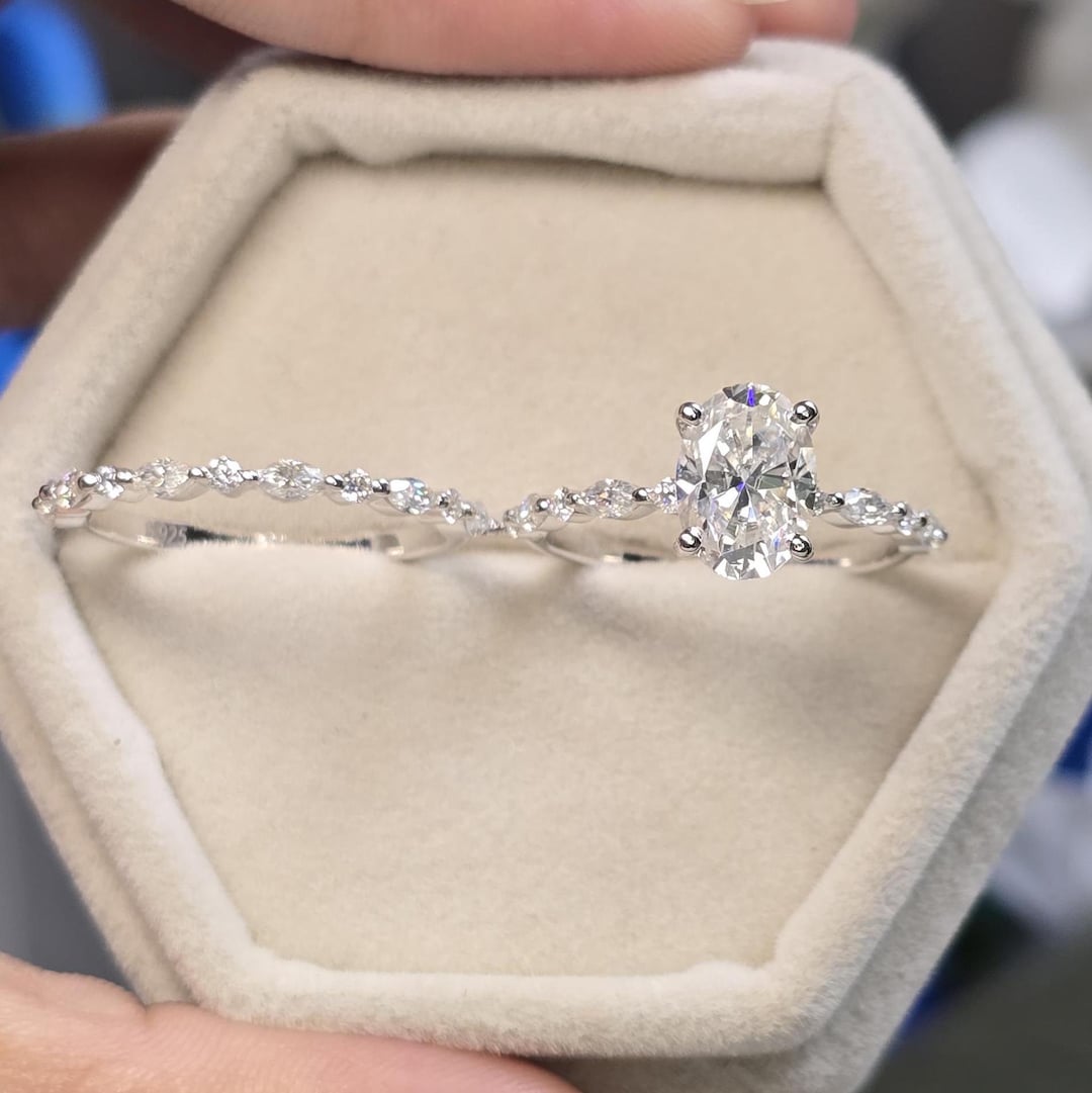 Bridal Set 2ct Oval Cut Moissanite Engagement Ring Set Vintage Wedding