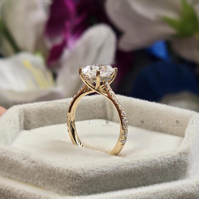 Vintage Cathedral Setting Engagement Ring in 14k Yellow Gold, Oval Cut ...