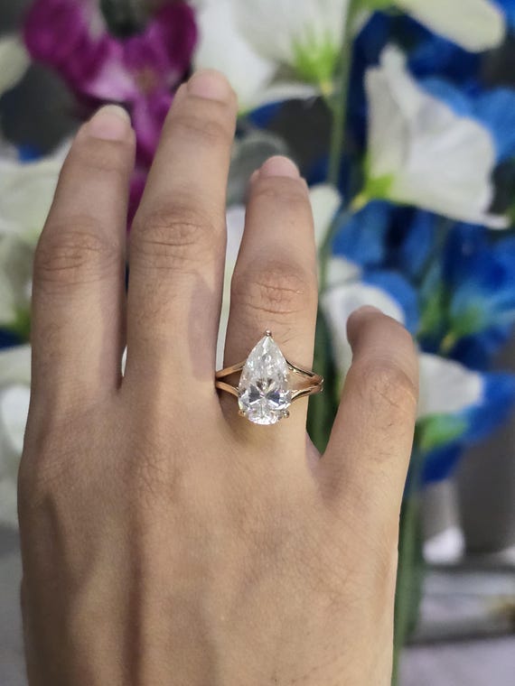 Pear shaped engagement ring split shank store