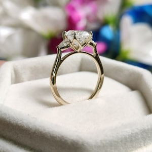 Three Stone Oval Moissanite Engagement Ring, 14k Yellow Gold 3 Stone ...