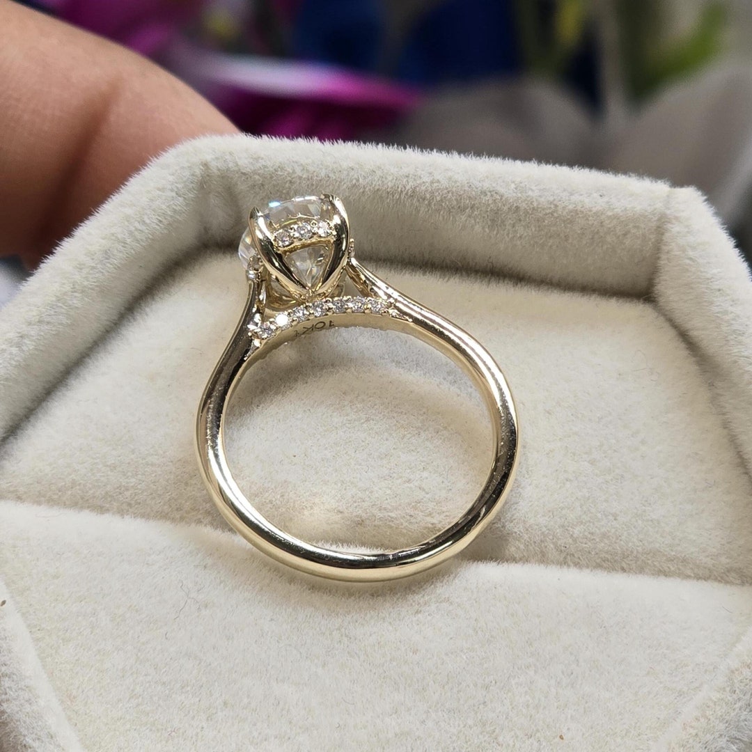 Vintage Cathedral Set 2ct Oval Cut Moissanite Engagement Ring With ...
