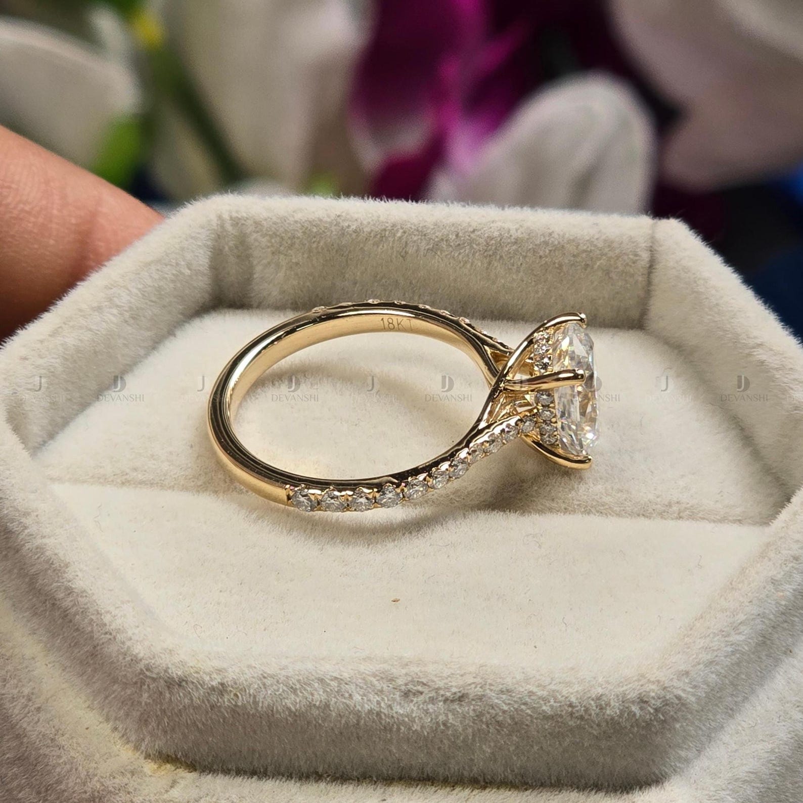 Vintage Cathedral Setting Engagement Ring in 14k Yellow Gold, Oval Cut ...