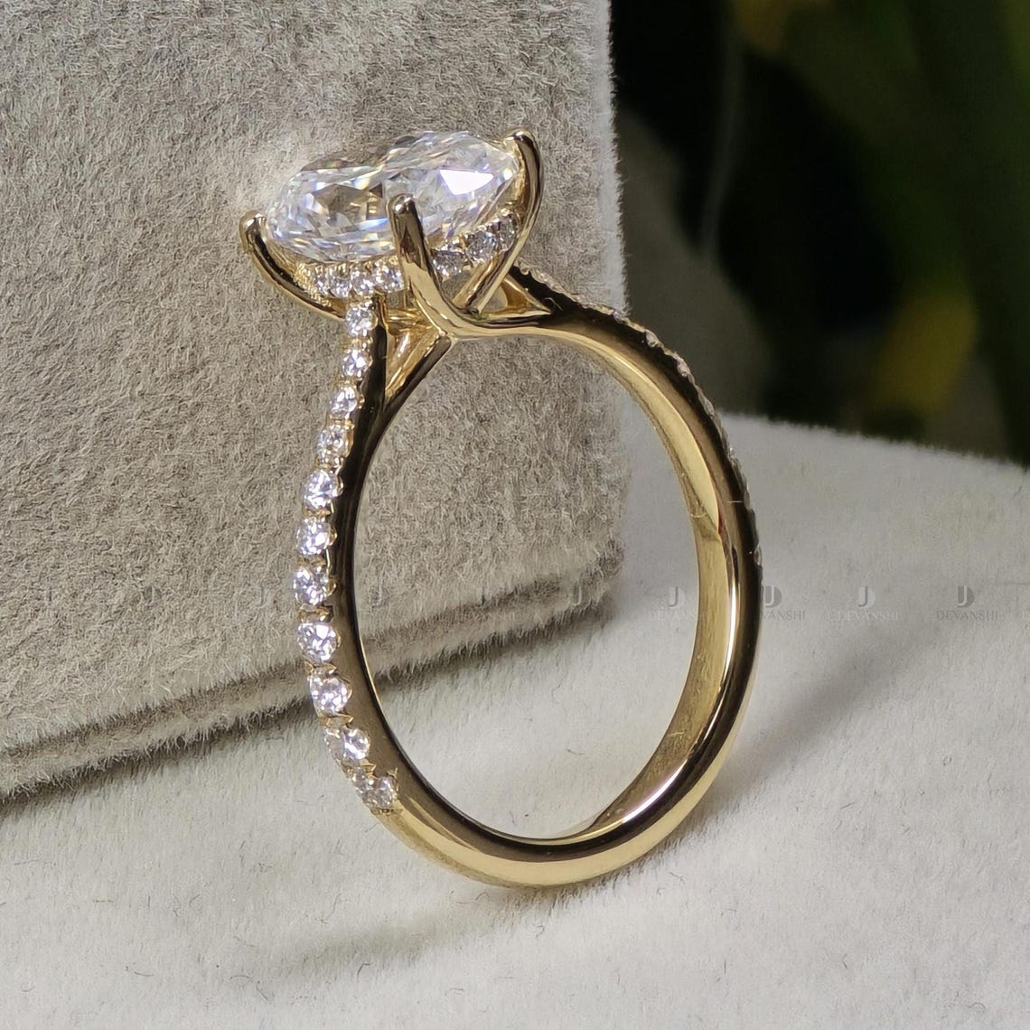 Vintage Cathedral Setting Engagement Ring in 14k Yellow Gold, Oval Cut ...
