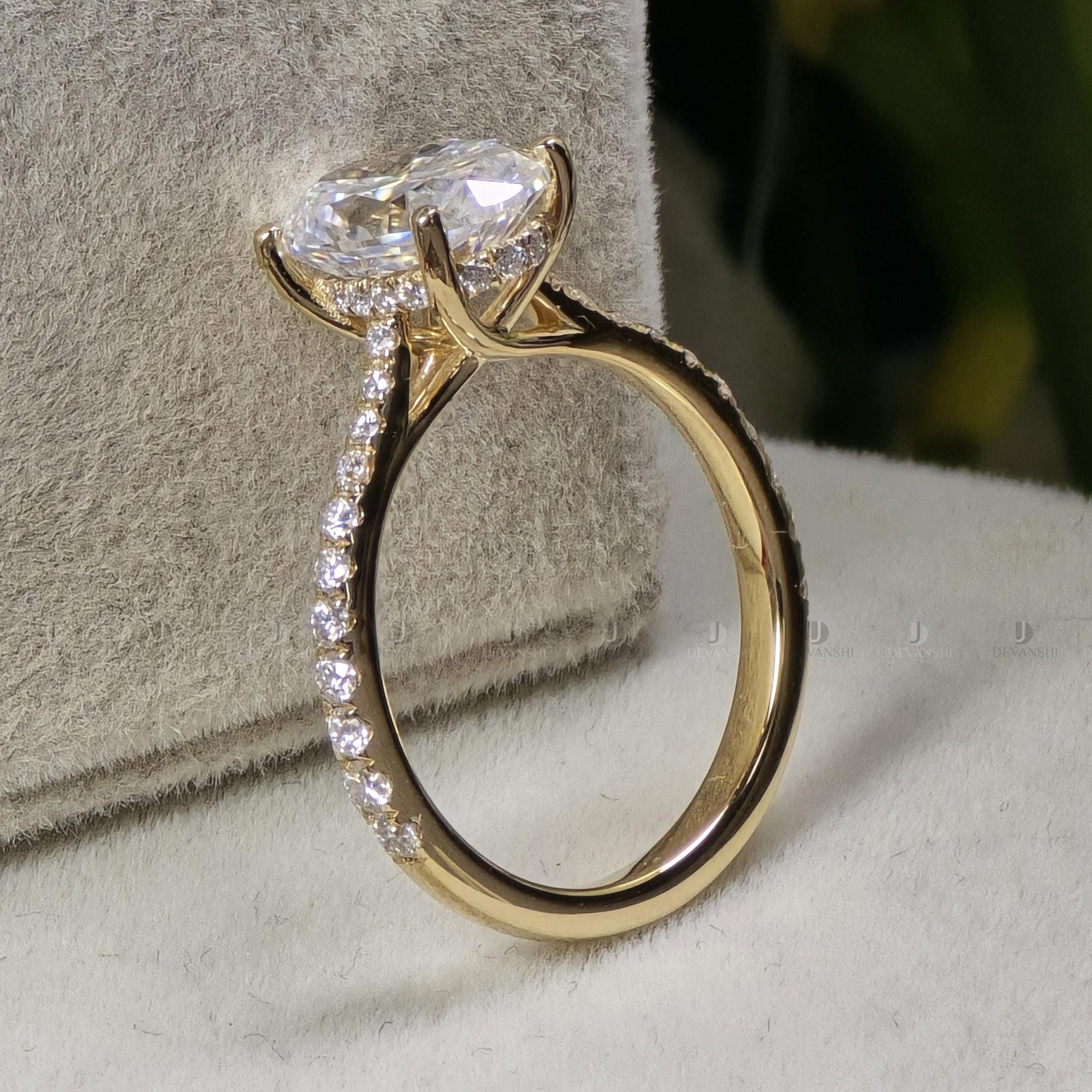 Vintage Cathedral Setting Engagement Ring in 14k Yellow Gold, Oval Cut ...