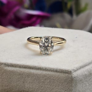 Vintage Cathedral Set 2ct Oval Cut Moissanite Engagement Ring With ...