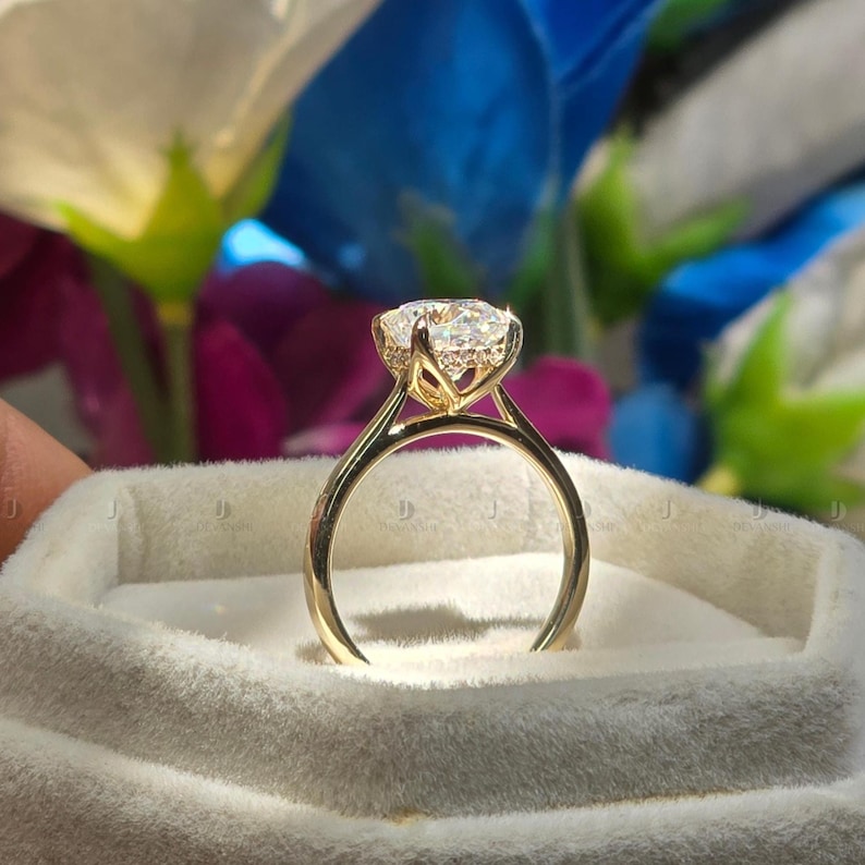 Vintage Tulip Setting 2ct Cushion Cut Moissanite Engagement Ring ...