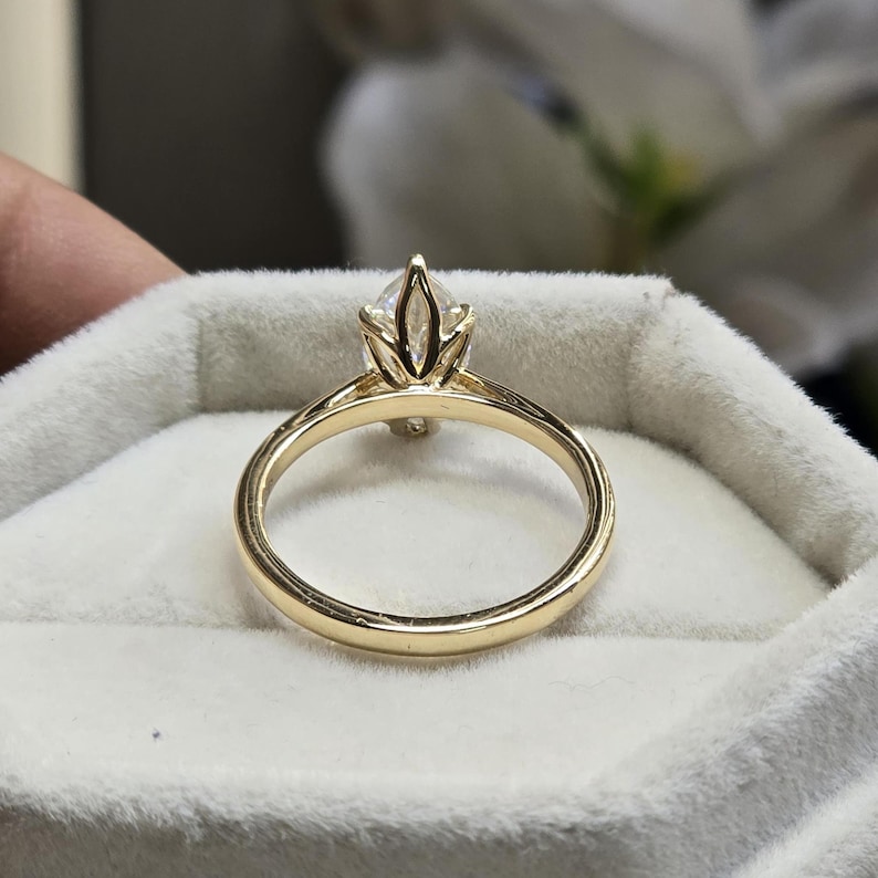Tulip Petal Engagement Ring, 18k Gold Flower Basket Setting Ring for ...