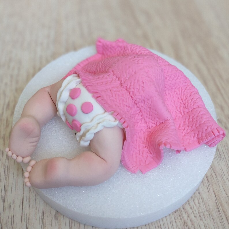 Edible Bottom up Baby Cake Topper. Fondant/gum Paste Bottom up - Etsy