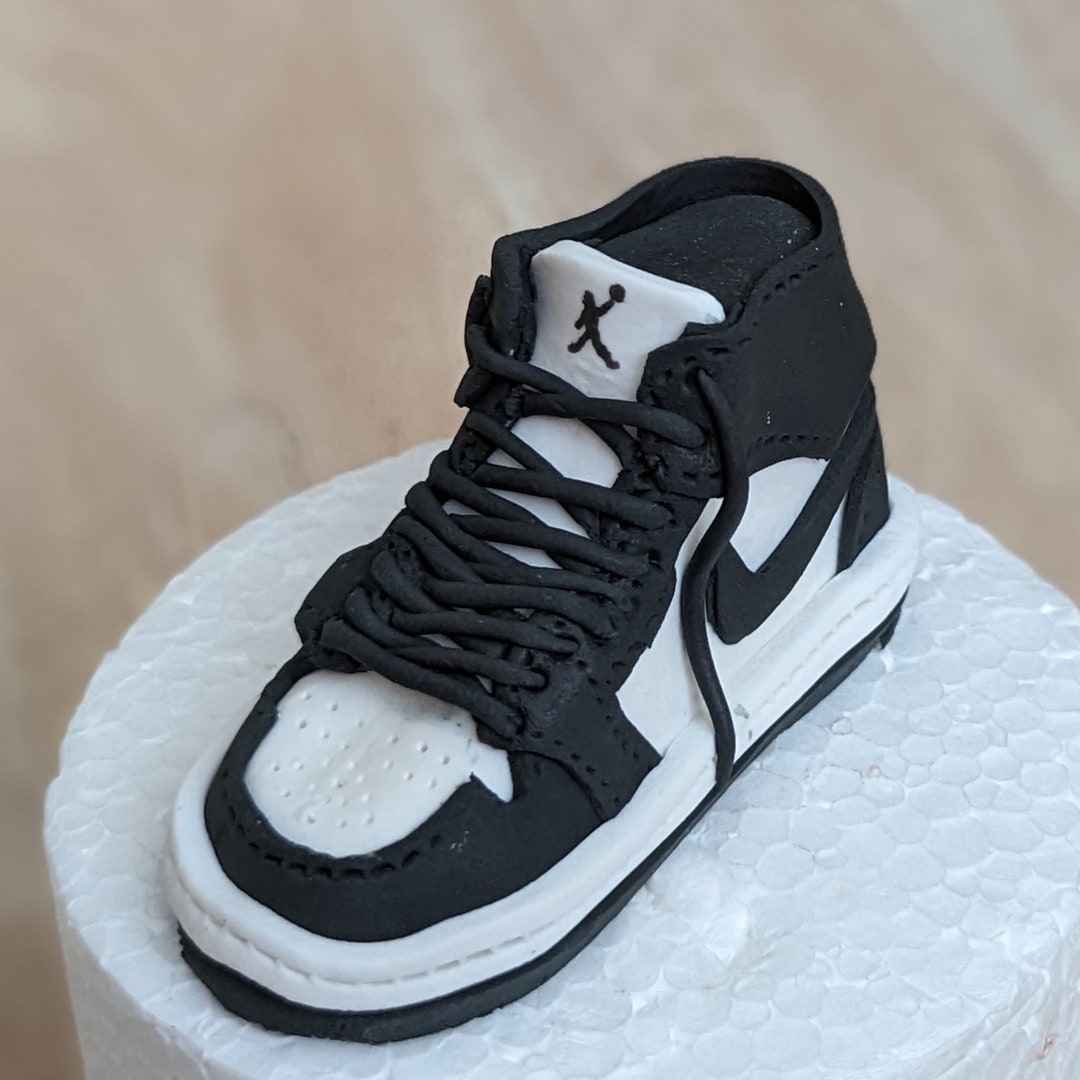 Small Nike Jordan Sneaker/trainer/shoe Cake Topper. Shoe Cake ...