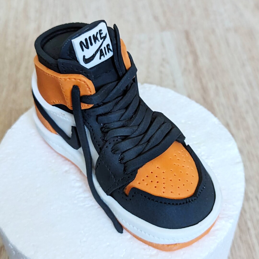 Nike Jordan Sneaker/trainer/shoe Cake Topper. Shoe Cake Decoration ...