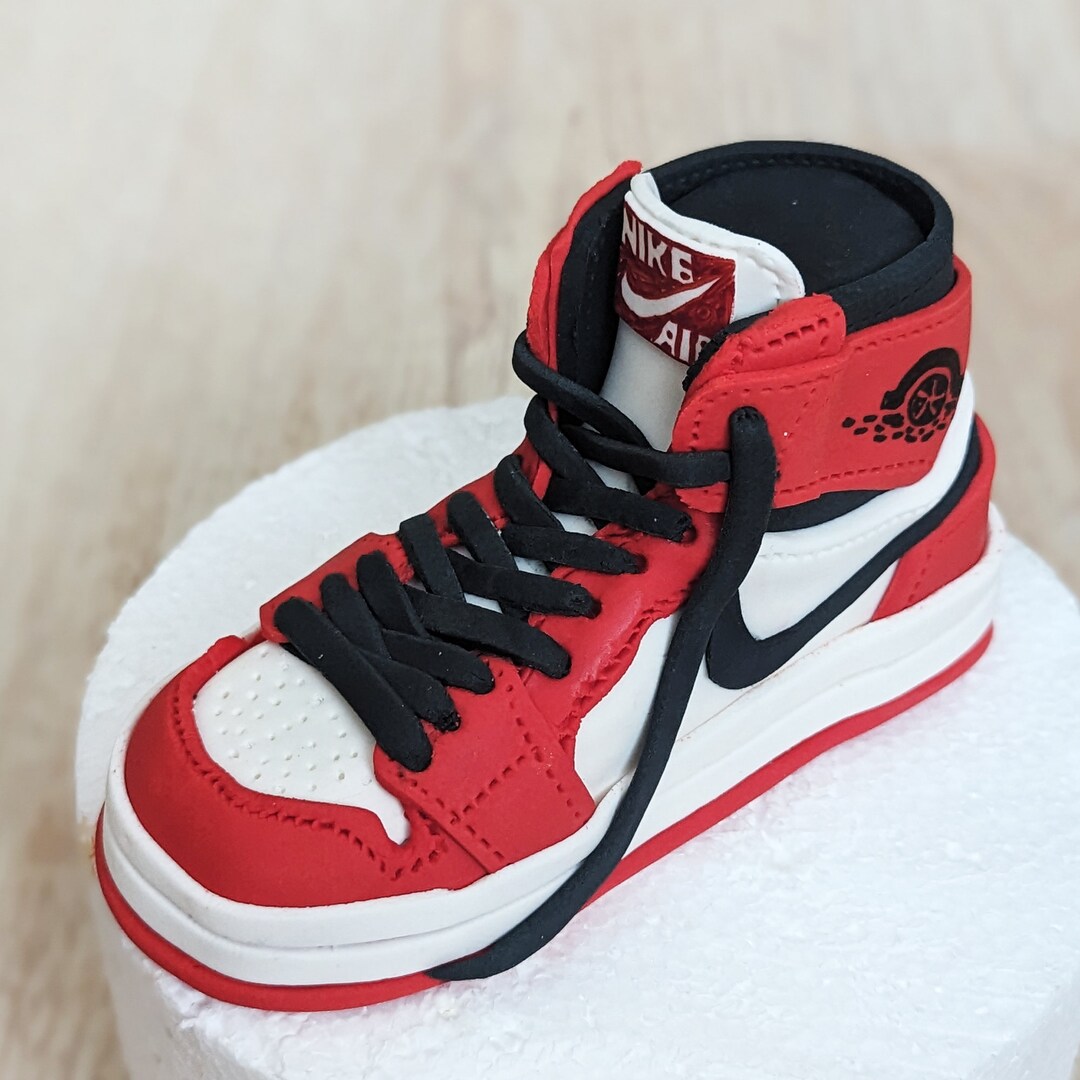 Edible Air Jordan Sneaker/trainer/shoe Cake Topper. Shoe Cake ...