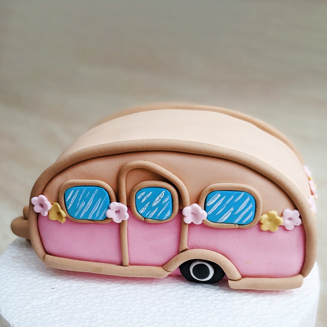 Camper Trailer Cake Topper. Edible Camper Trailer Figurine for a Cake ...