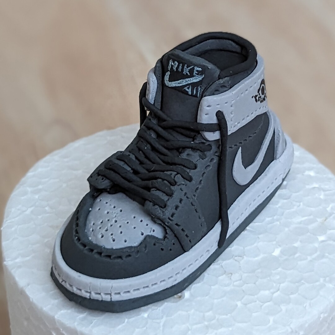 Small Nike Jordan Sneaker/trainer/shoe Cake Topper. Shoe Cake ...