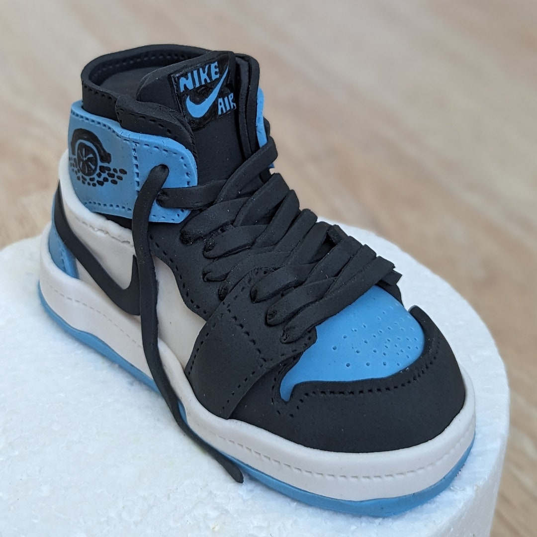 Nike Jordan Sneaker/trainer/shoe Cake Topper. Shoe Cake Decoration ...