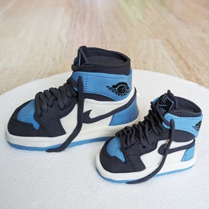 Matching Sneakers Cake Toppers, Adult/child Sneakers. Edible Nike ...