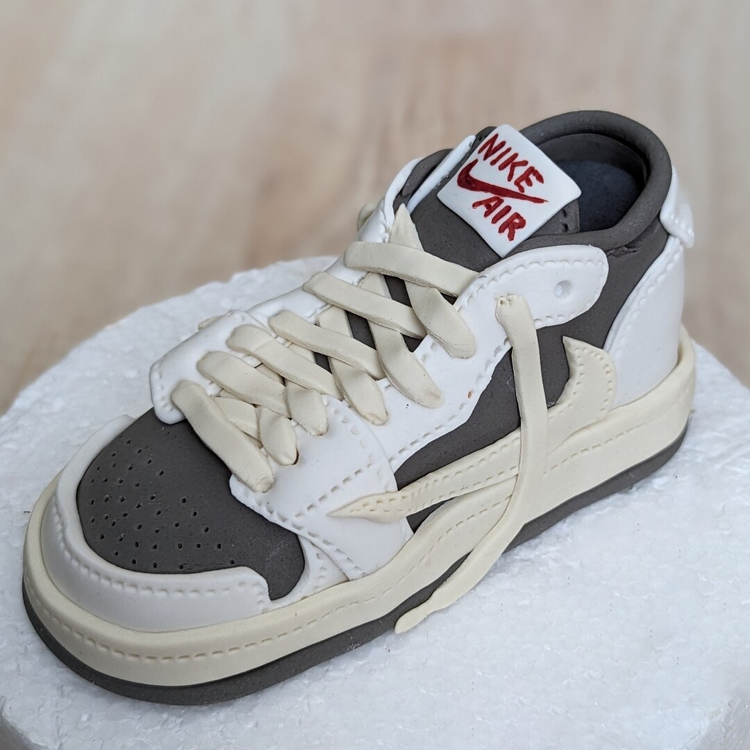 Sneaker Cake Topper. Edible Air Jordan 1 Low OG TD reverse Mocha ...