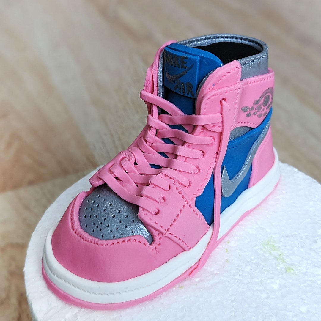 Nike Jordan Sneaker/trainer/shoe Cake Topper. Shoe Cake Decoration ...