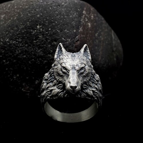Timber Wolf Ring. Silver - Etsy