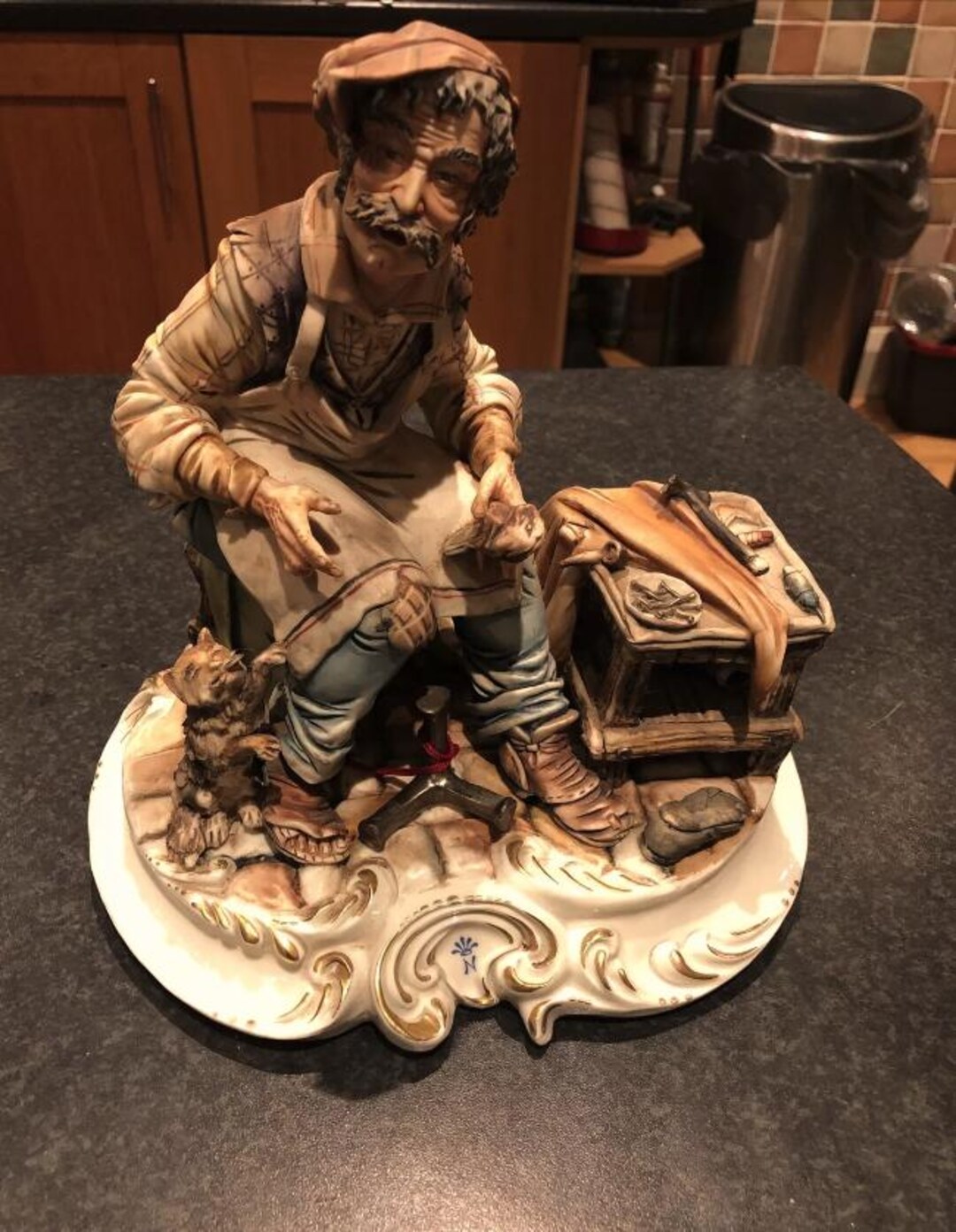 Capodimonte Cobbler With Cat Figurine by Fiorenzo Meneghetti - Etsy