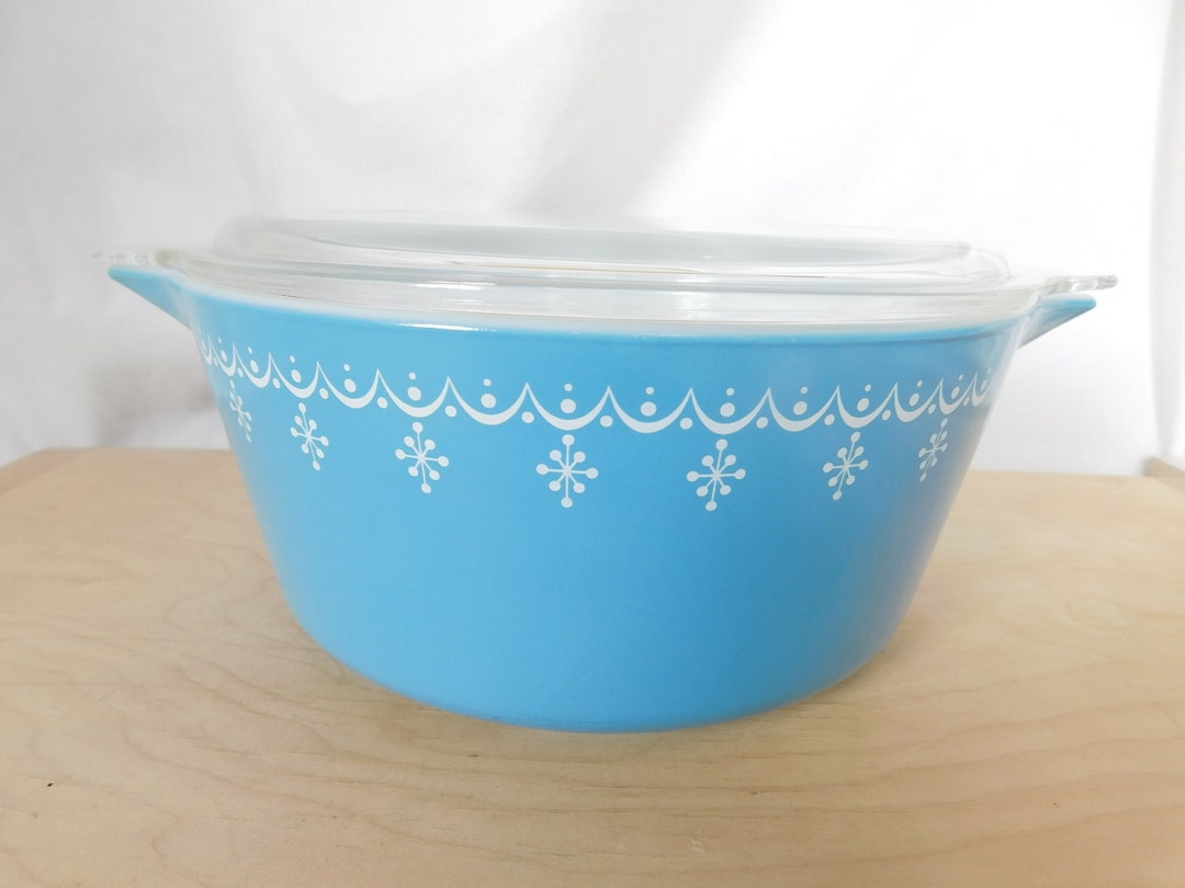 Vintage Pyrex, Casserole Dish, Dish With Lid, Blue, Garland, Snowflakes ...