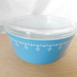 Vintage Pyrex, Casserole Dish, Dish With Lid, Blue, Garland, Snowflakes ...