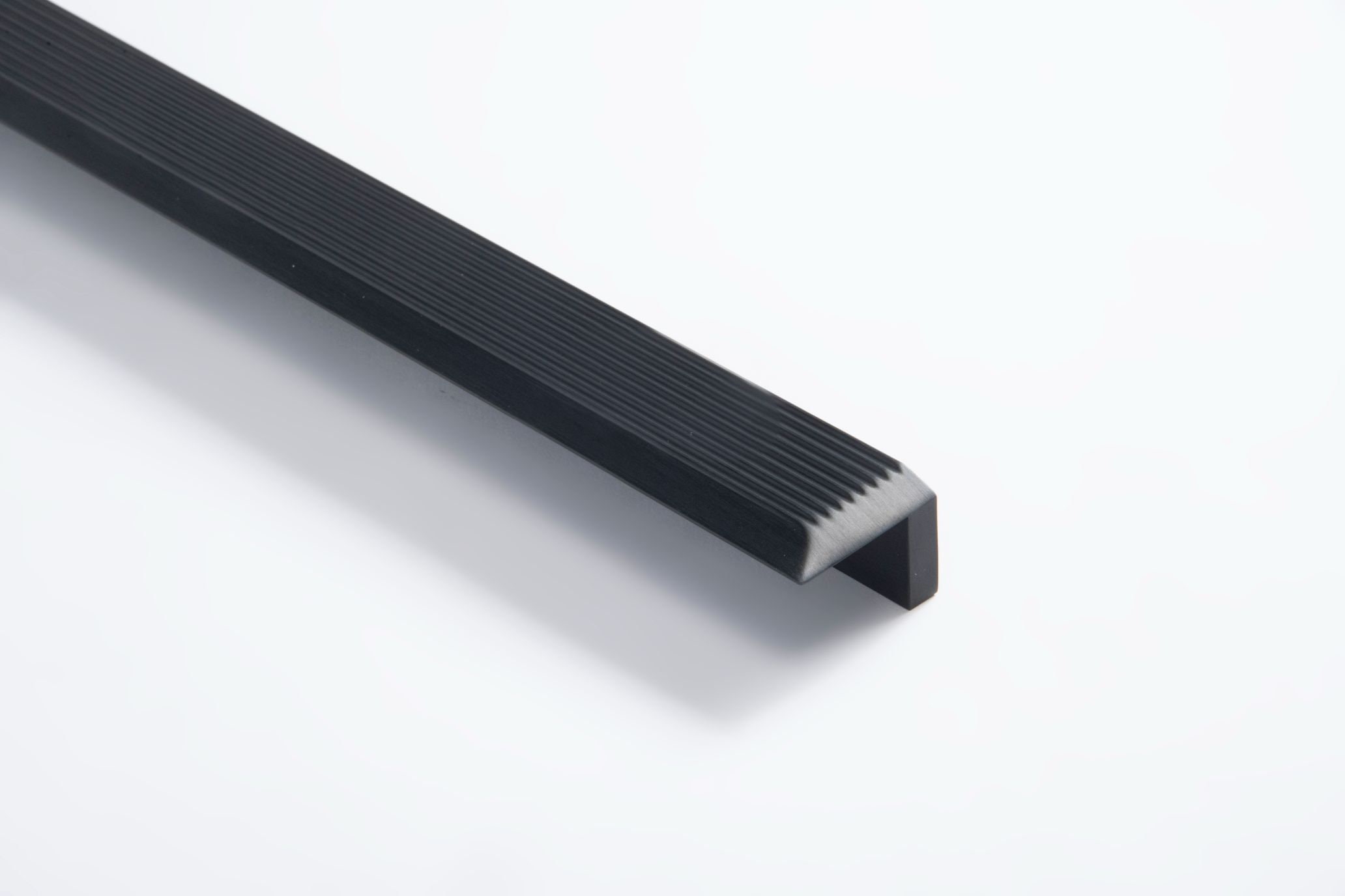 Modern L Shaped Linear Knurled Handle for Cabinets, Wardrobes, Drawers ...