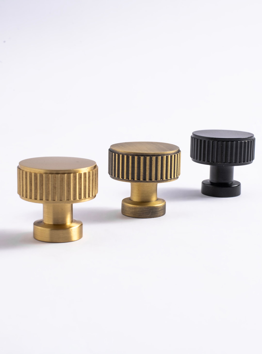 Solid Brass Straight Knurled Round Knob Fluted Handles Antique Cabinet ...