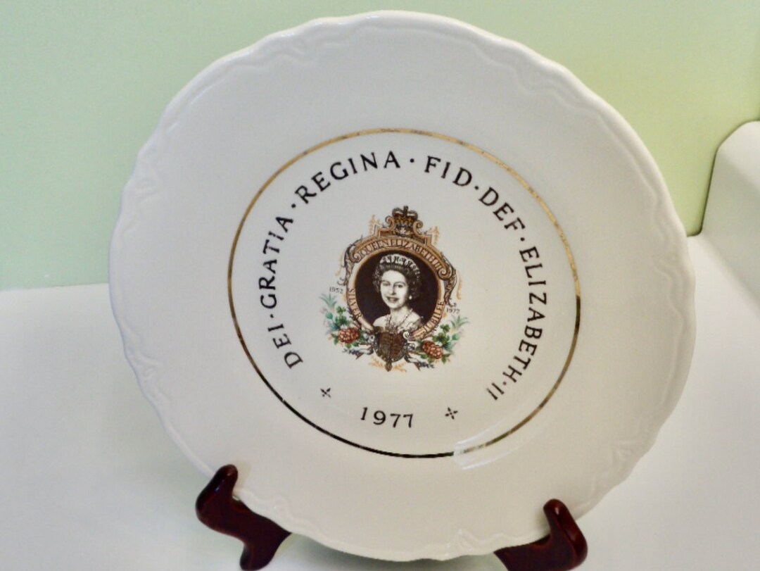 Decorative Plate for Queen Elizabeth II Silver Jubilee in 1977 With ...