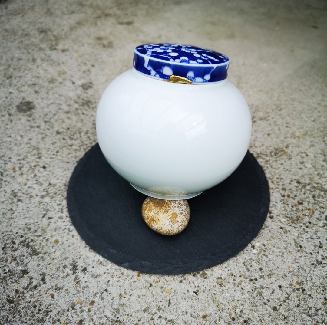 Kintsugi, Japanese Fine Porcelain Pot/jar, Height 8.5cm - Etsy