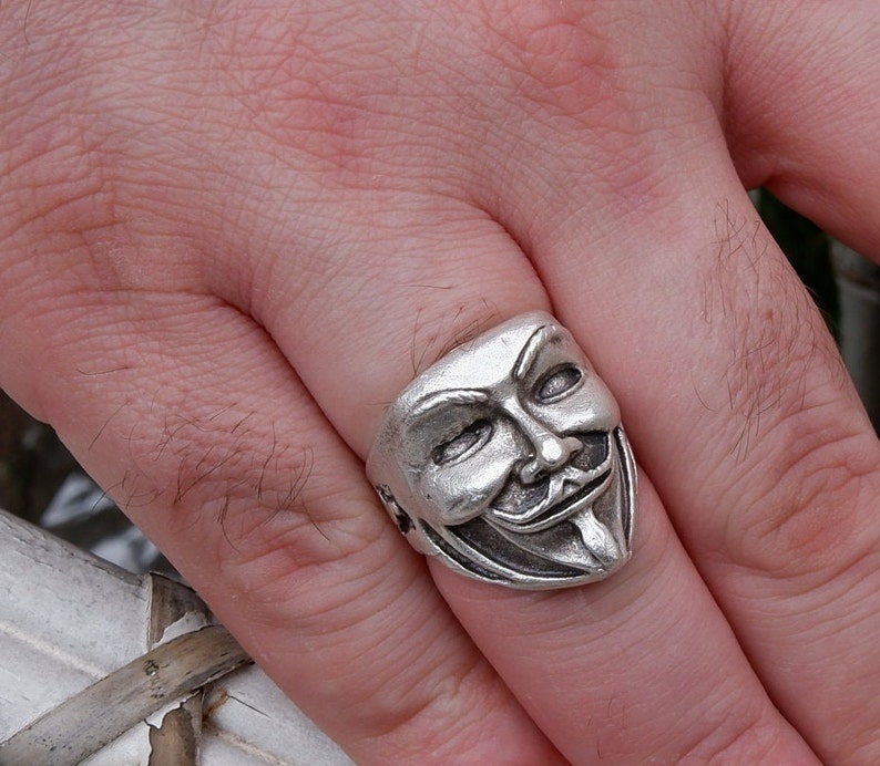 V for Vendetta Mask Ring - Silver Plated Guy Fawkes Ring, Adjustable ...