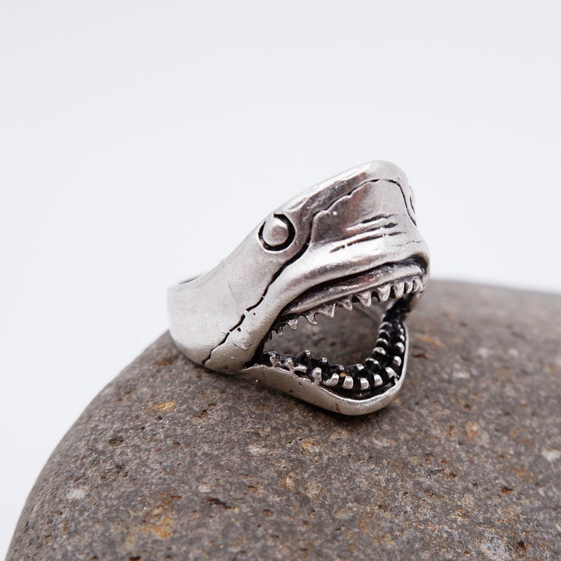 Shark Tooth Ring - Etsy