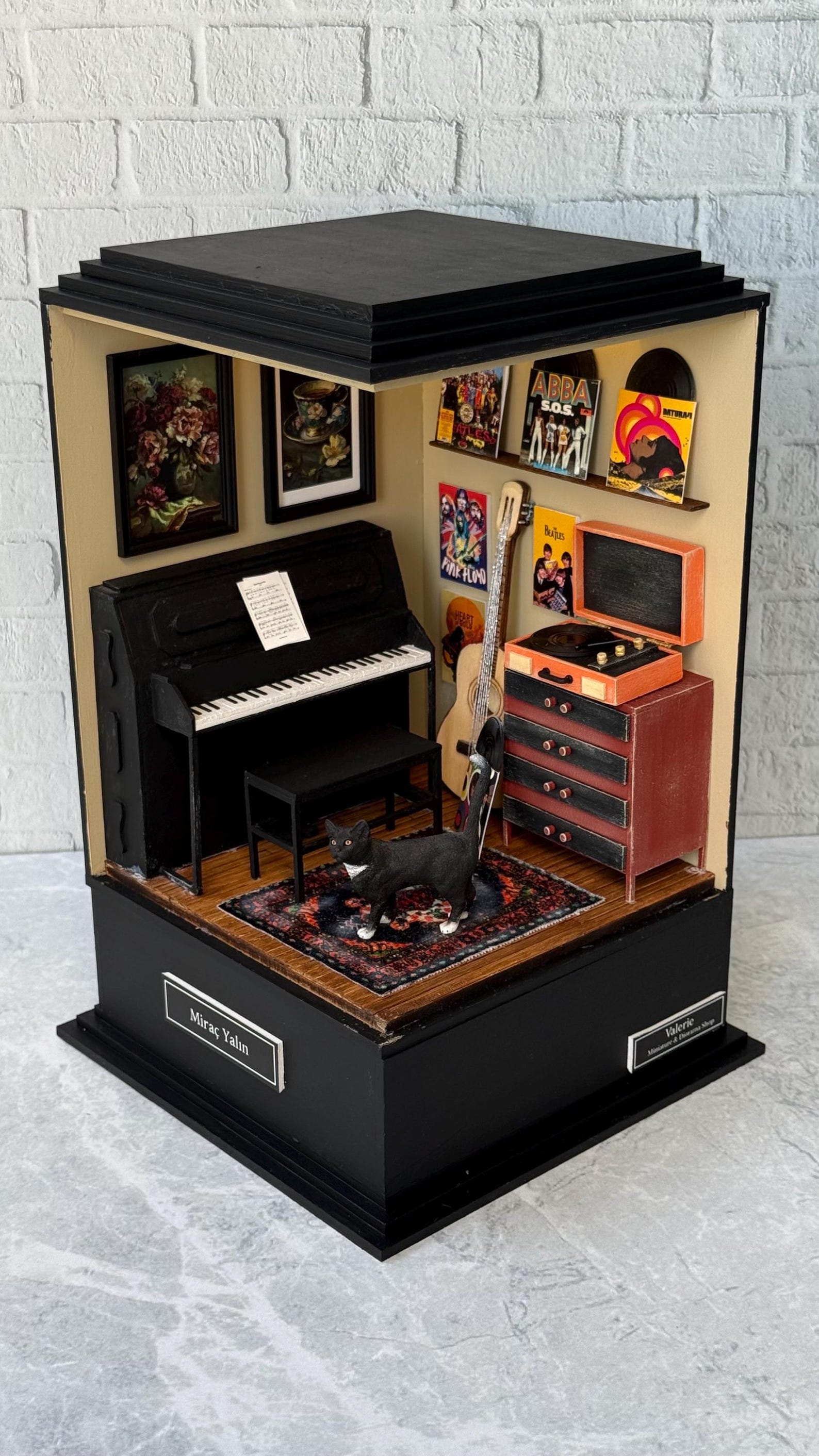 Custom Miniature Music Room Gift – Personalized Record Player Diorama ...